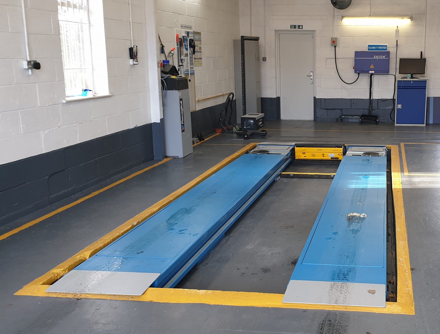 MOT Bays - Martin Boylan Garage Equipment